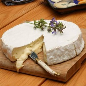 The 9 Best Brie Cheeses for Crackers, Champagne or Cheeseboards! - Food ...