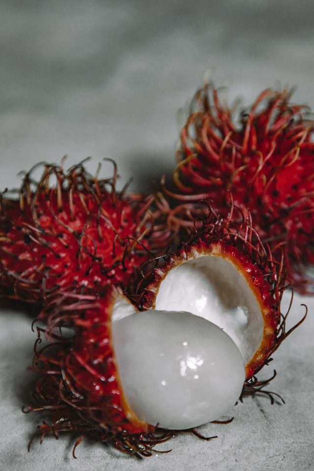 What Does Lychee Fruit Taste Like? A Guide to Lychee! - Food Shark Marfa