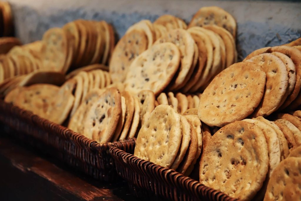 Digestive Biscuits vs Graham Crackers - Food Shark Marfa